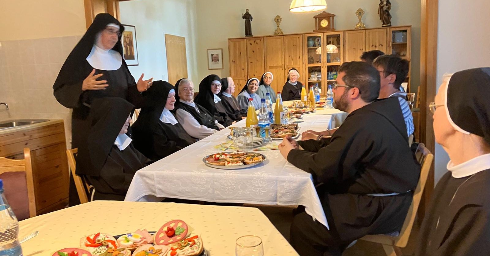 Fröhliche franziskanische "Familienfeier" | Klarissen-Kapuzinerinnen Mainz