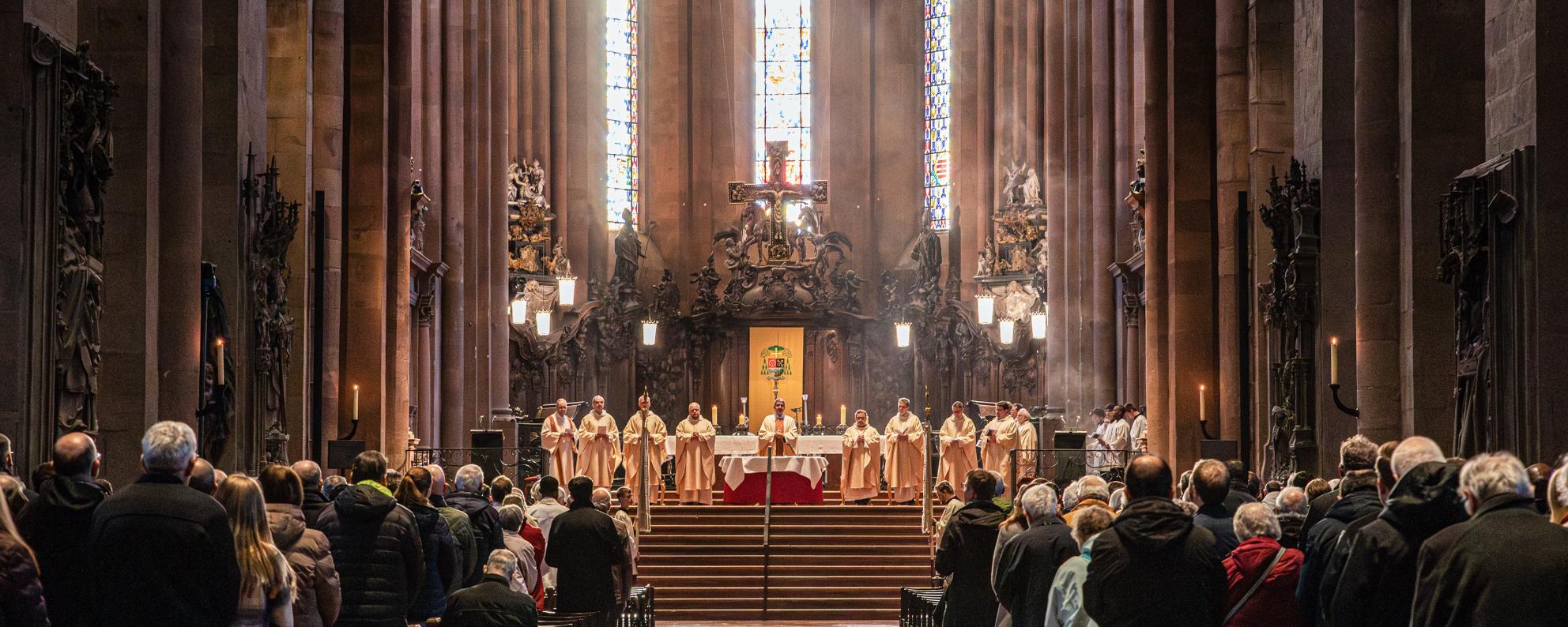 Mainzer Dom: Geschichte, Architektur und lebendige Kirchenmusik im ...