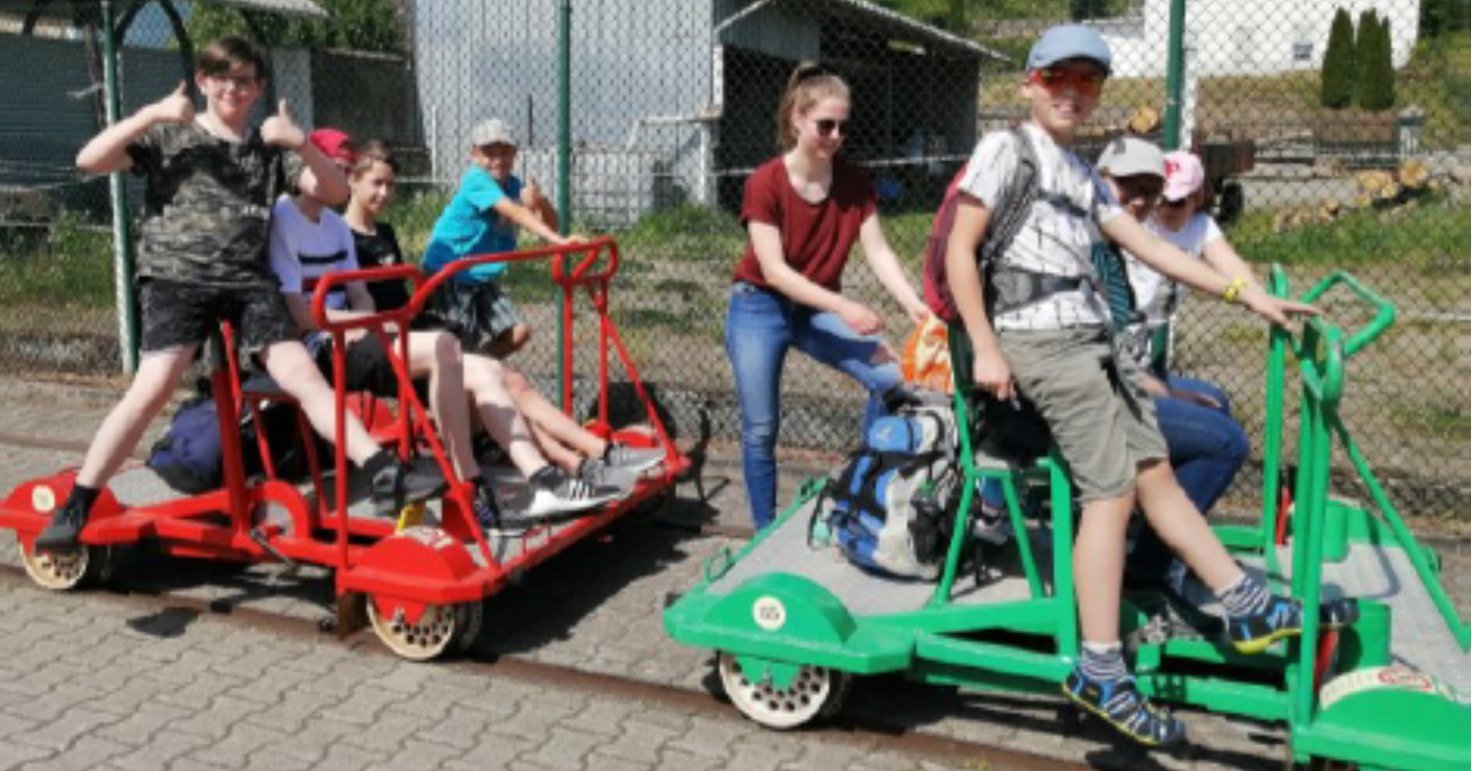 Wir sind die Ministrant:innen Pfarrei Nieder-Olm