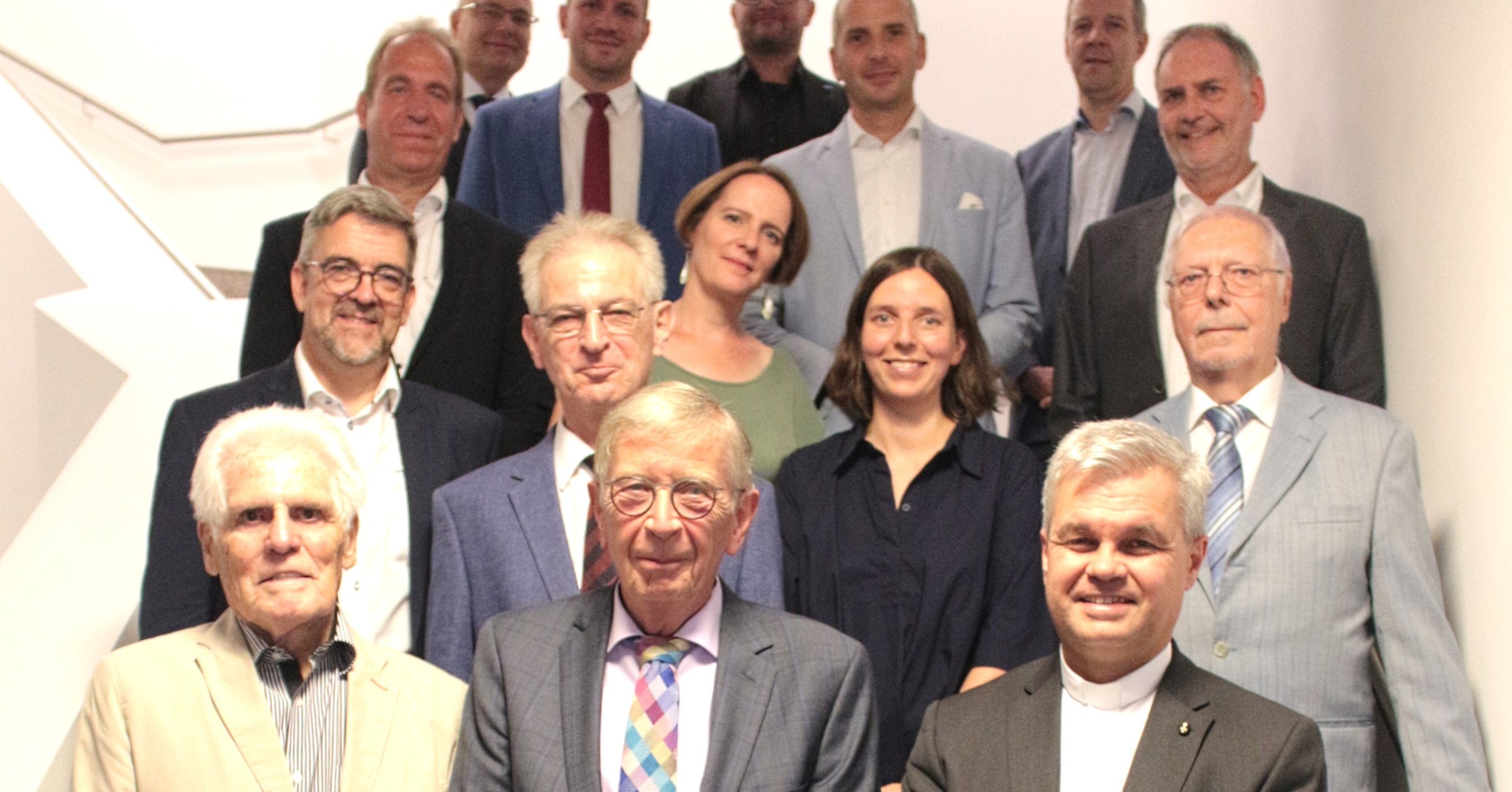 Beisitzer und Richter des Disziplinargerichtes vereidigt | Pressestelle ...