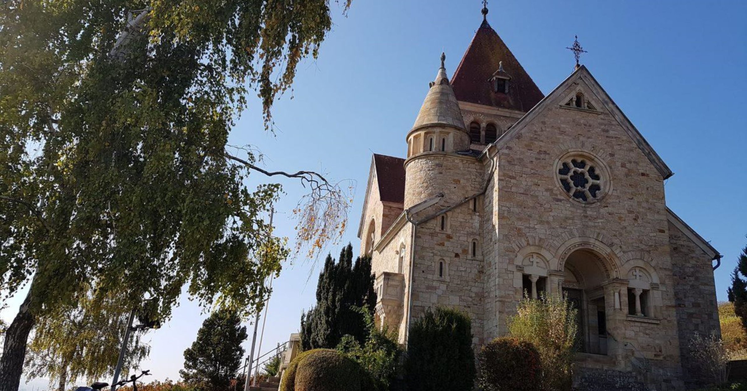 Kreuzkapelle und Kreuzwegstationen | Pfarrei St. Lioba Rheinhessen-Mitte