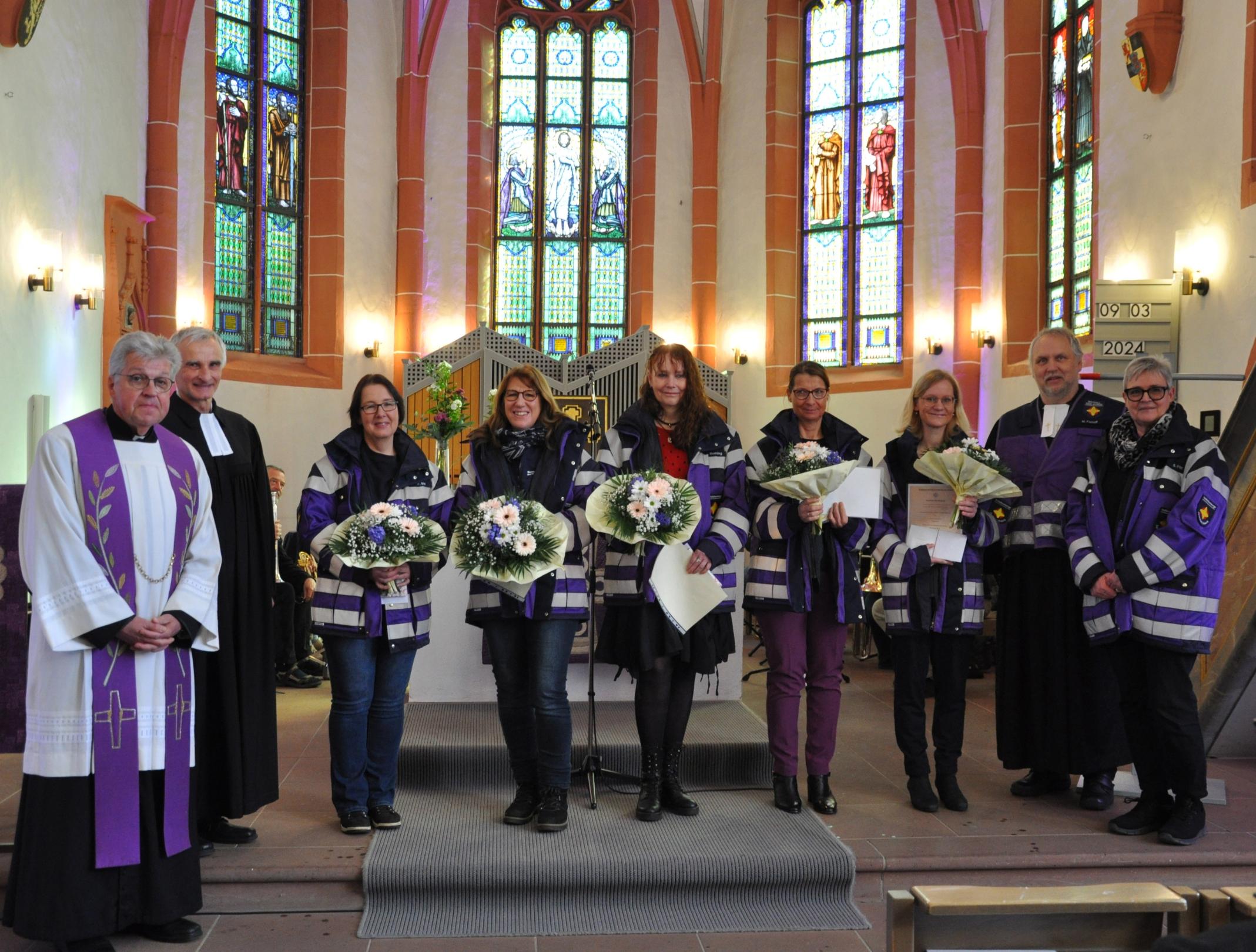 Im ökumenischen Gottesdienst in Groß-Zimmern wurden fünf neue ...